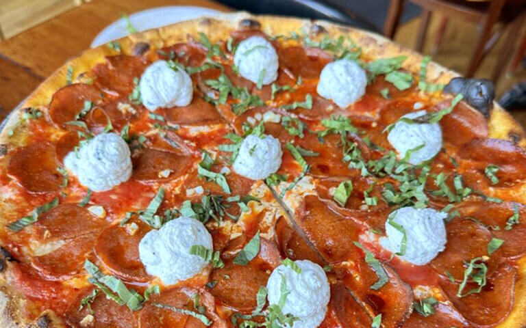 20 Of The Best Pizza Spots in Chicago | Travel Reveal